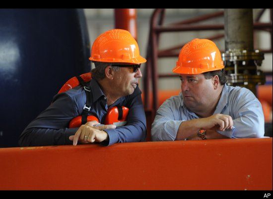 Kevin Costner Oil Cleaning Machine Heads to Clean Up BP Oil Spill - G&E
